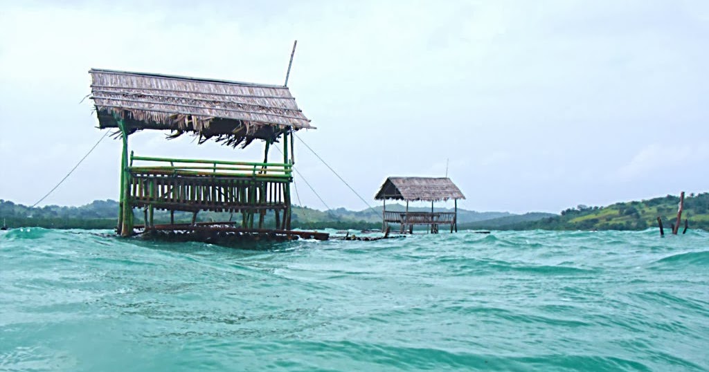 Manlawi Sandbar - The floating cottages of Caramoan : Schadow1 ...