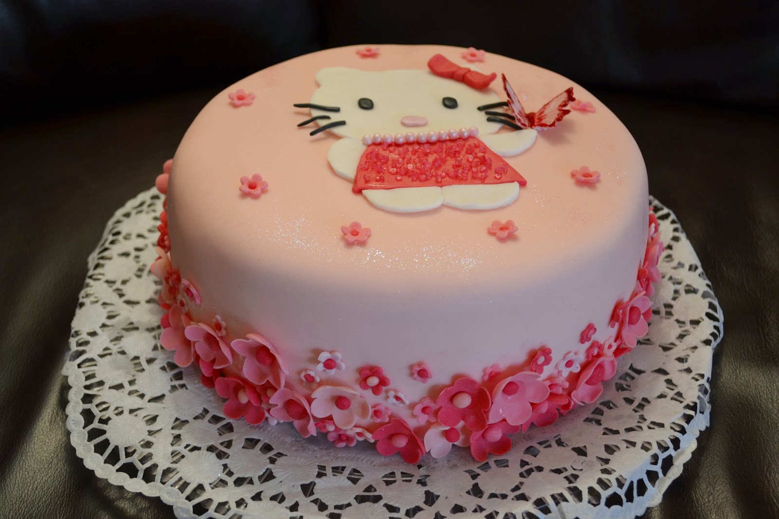 Toni's Zuckerbäckerei: Hello Kitty Torte