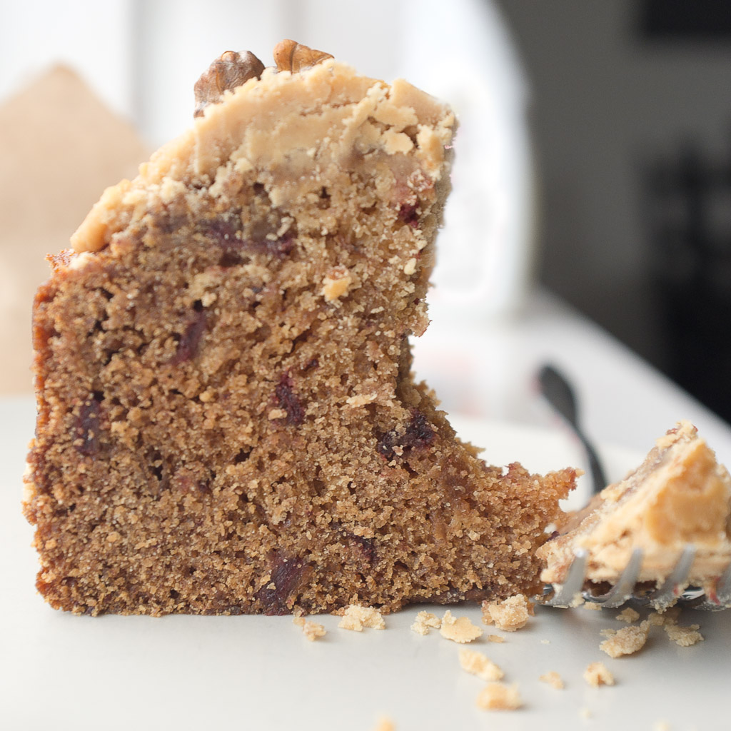 Hveiti og Smjör: Week13: Date-fruit Cake with Butterscotch Icing