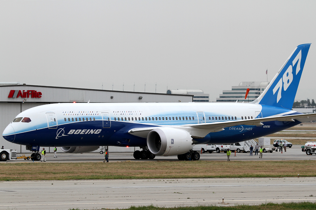 Aero Pacific Flightlines: Boeing 787-881 "Dreamliner" visits Long Beach ...