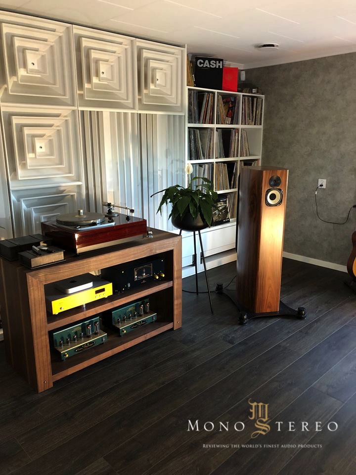 TONMÖBEL AUDIO RACK WITH PNEUMATIC SUSPENSION – M & S | Ultimate High ...