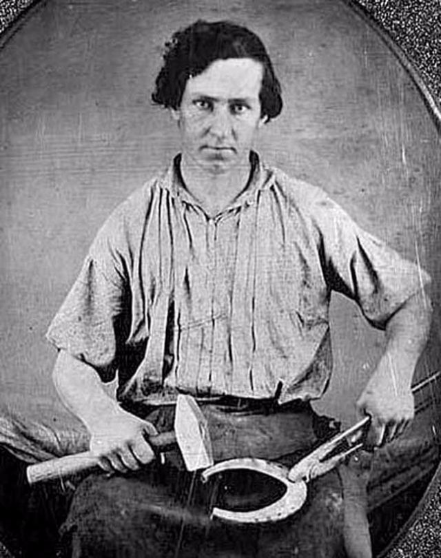 Victorian Working Class: 22 Portrait Photos of Male Workers From ...