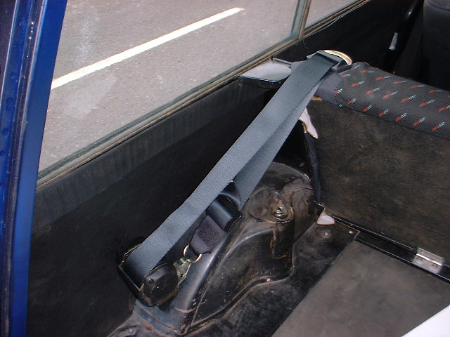 Tim's Mk1 Morris Mini Traveller Restoration: Rear Seat Belts in Mini ...