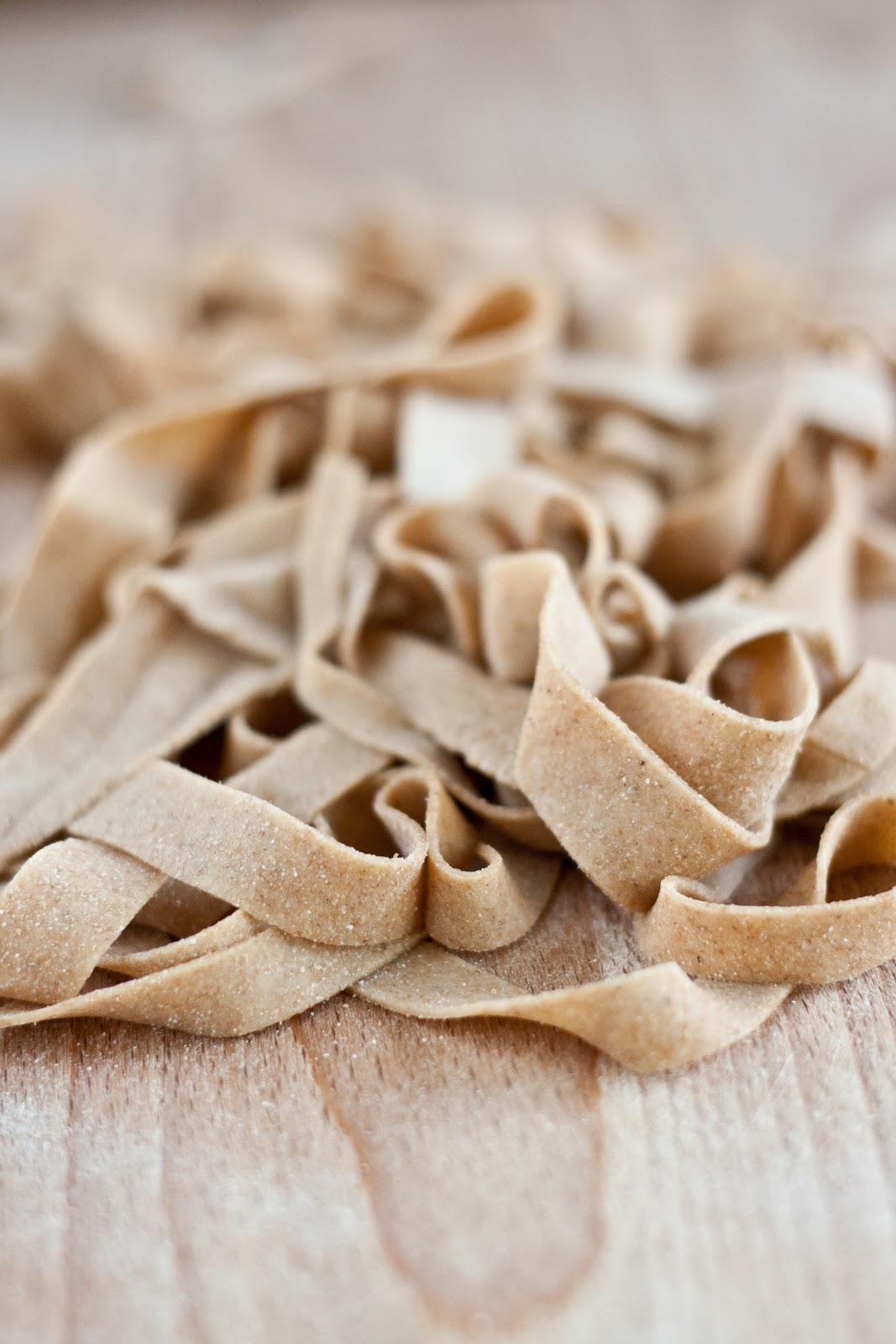 Preprosti domači pirini rezanci - Uglašena kuhinja