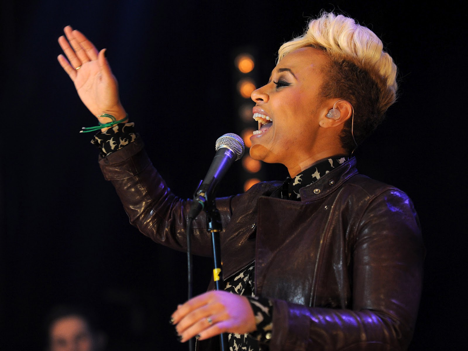 My dirty music corner: EMELI SANDE
