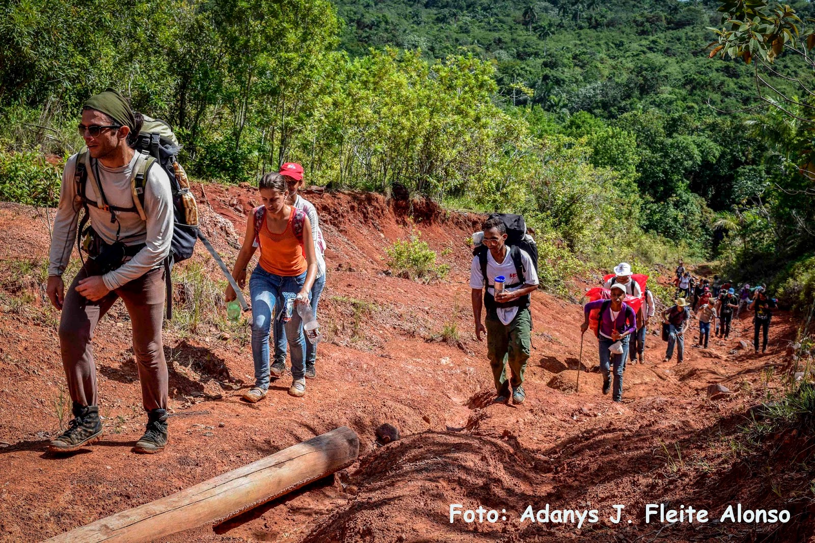 CUBAinaFLASH: Movimiento Cubano de Excursionismo (MCE)