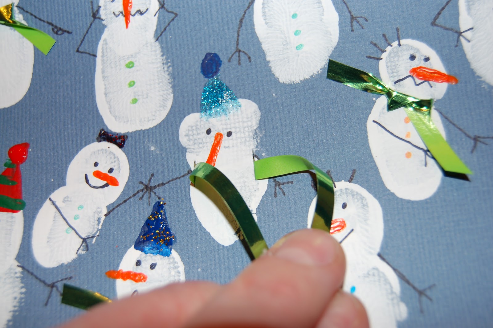 Fingerprint Snowmen - I Heart Crafty Things