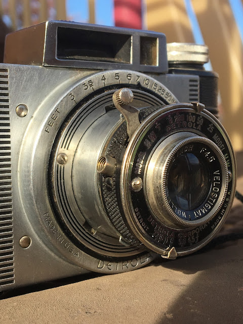 A Quirky Guy with a Camera: Dutch Date - Part 2: The Detrola Model HW ...