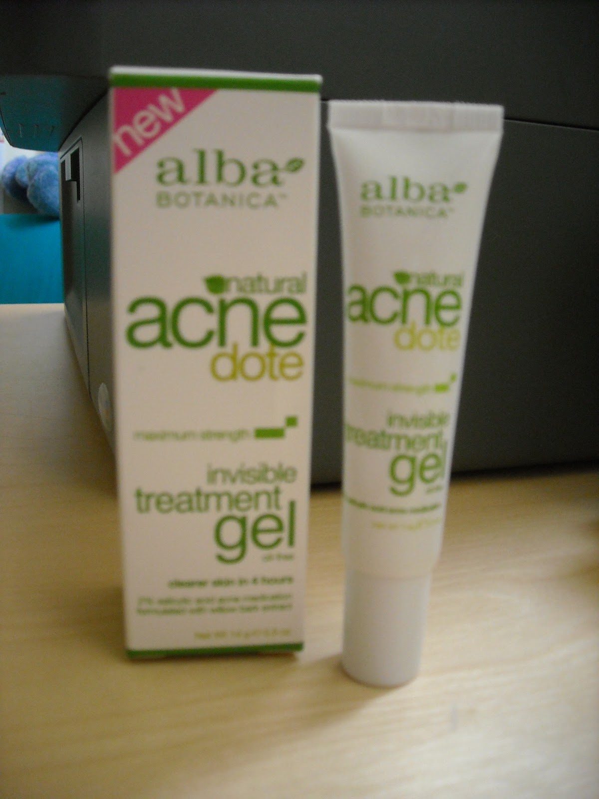 Ms. Emmy: Review: Alba Botanica Natural Acnedote Invisible Treatment Gel