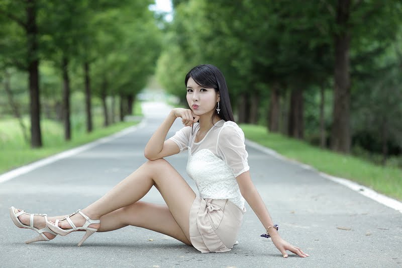 Lee Sung Hwa Sexy In Ruffle Mini Dress Korean Models Photos Gallery