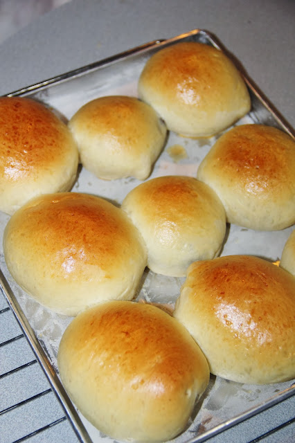 Jess-KITCHEN-Lab: Baked Red Bean Buns (焗豆沙包)