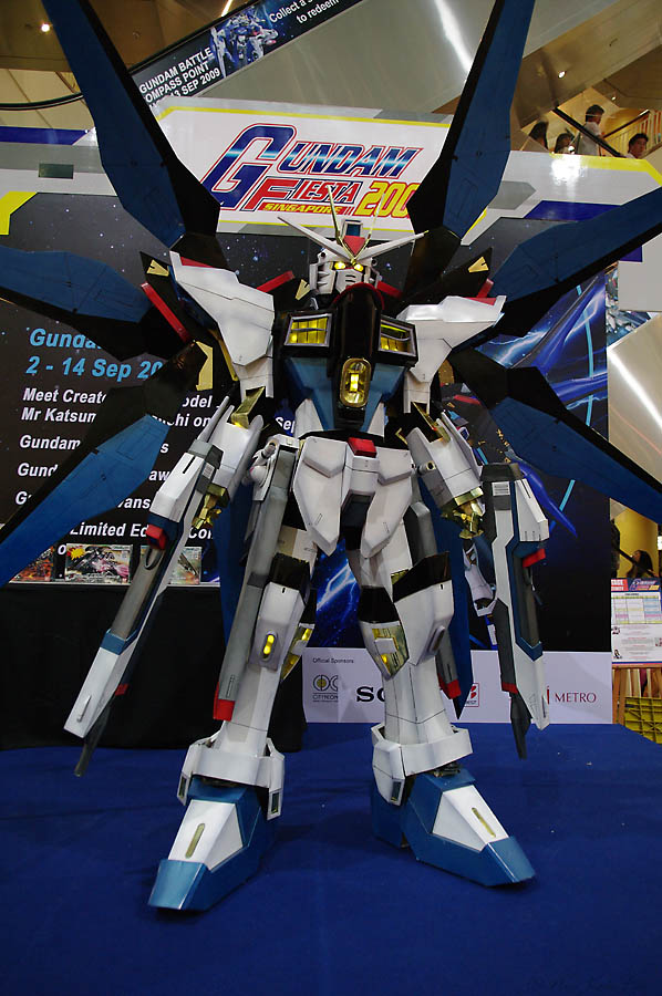 GUNDAM GUY: Gundam Cosplay: Strike Freedom Gundam