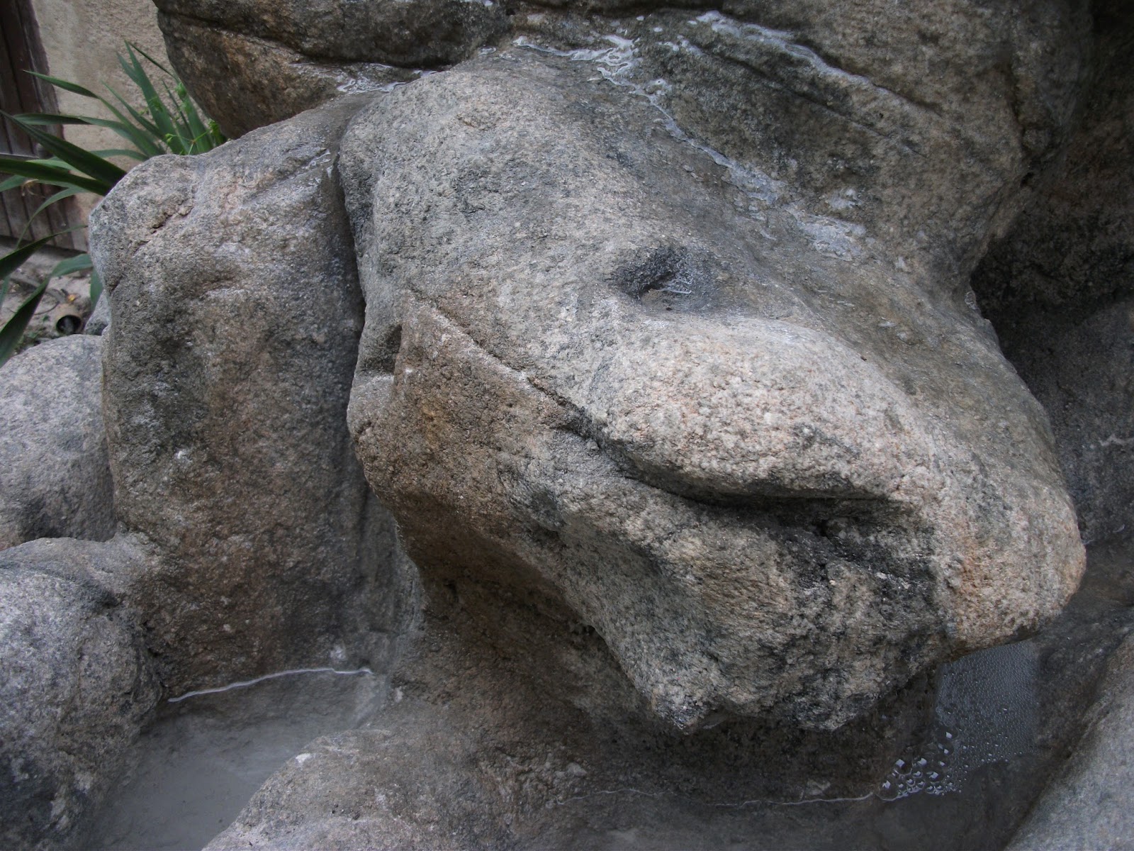 Aménagement de jardin, rochers décoratifs, rusticage, en béton sculpté ...