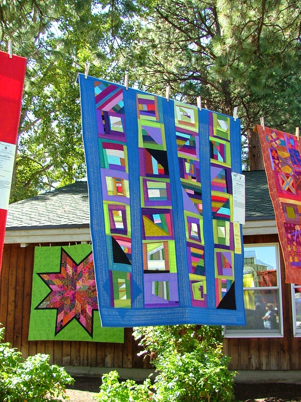Michele Bilyeu Creates With Heart and Hands: Sisters Outdoor Quilt Show ...