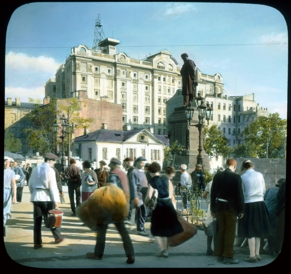 Amazing Color Photographs of Moscow in the 1930s ~ Vintage Everyday