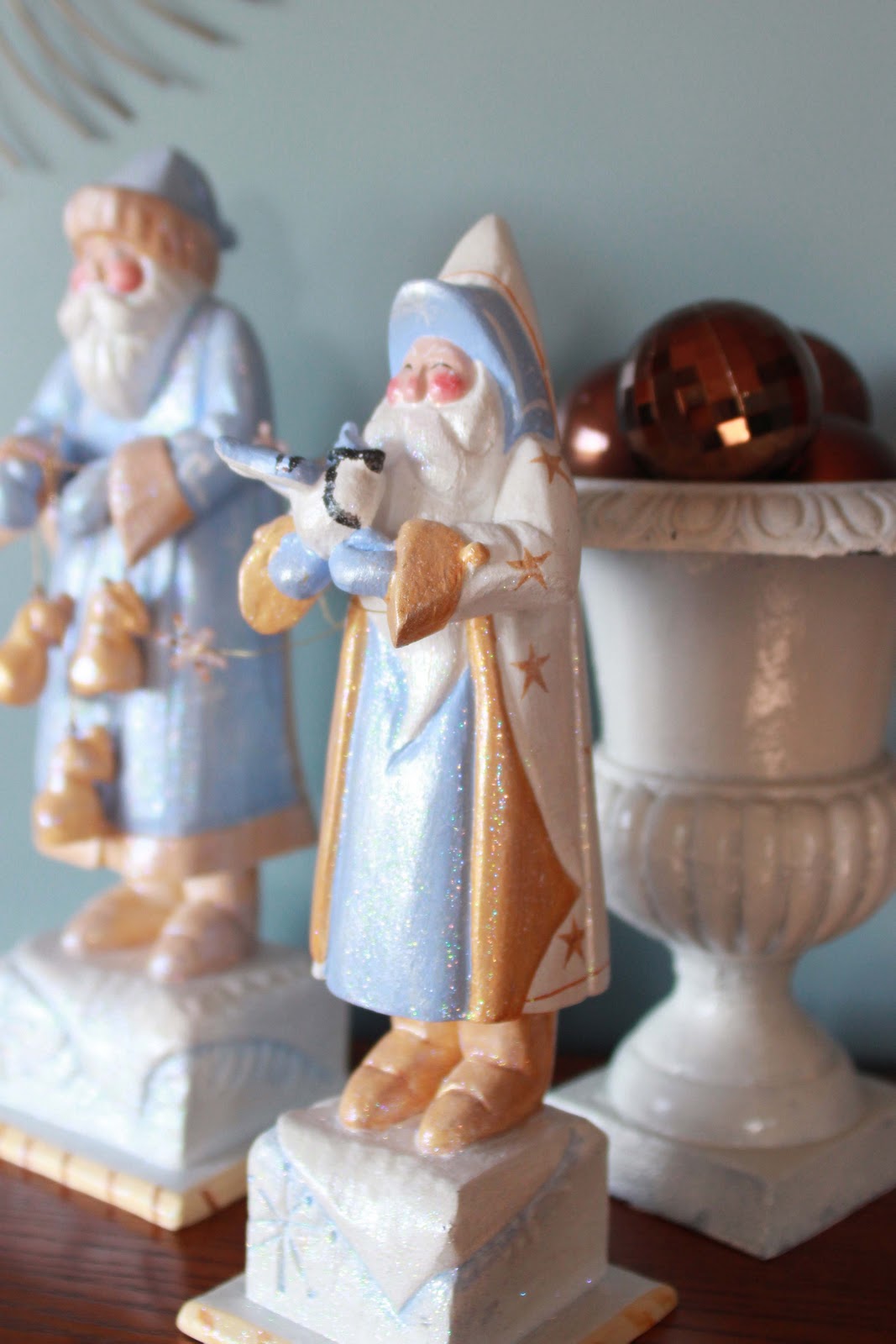 Girls in the Garden: Deck the Halls