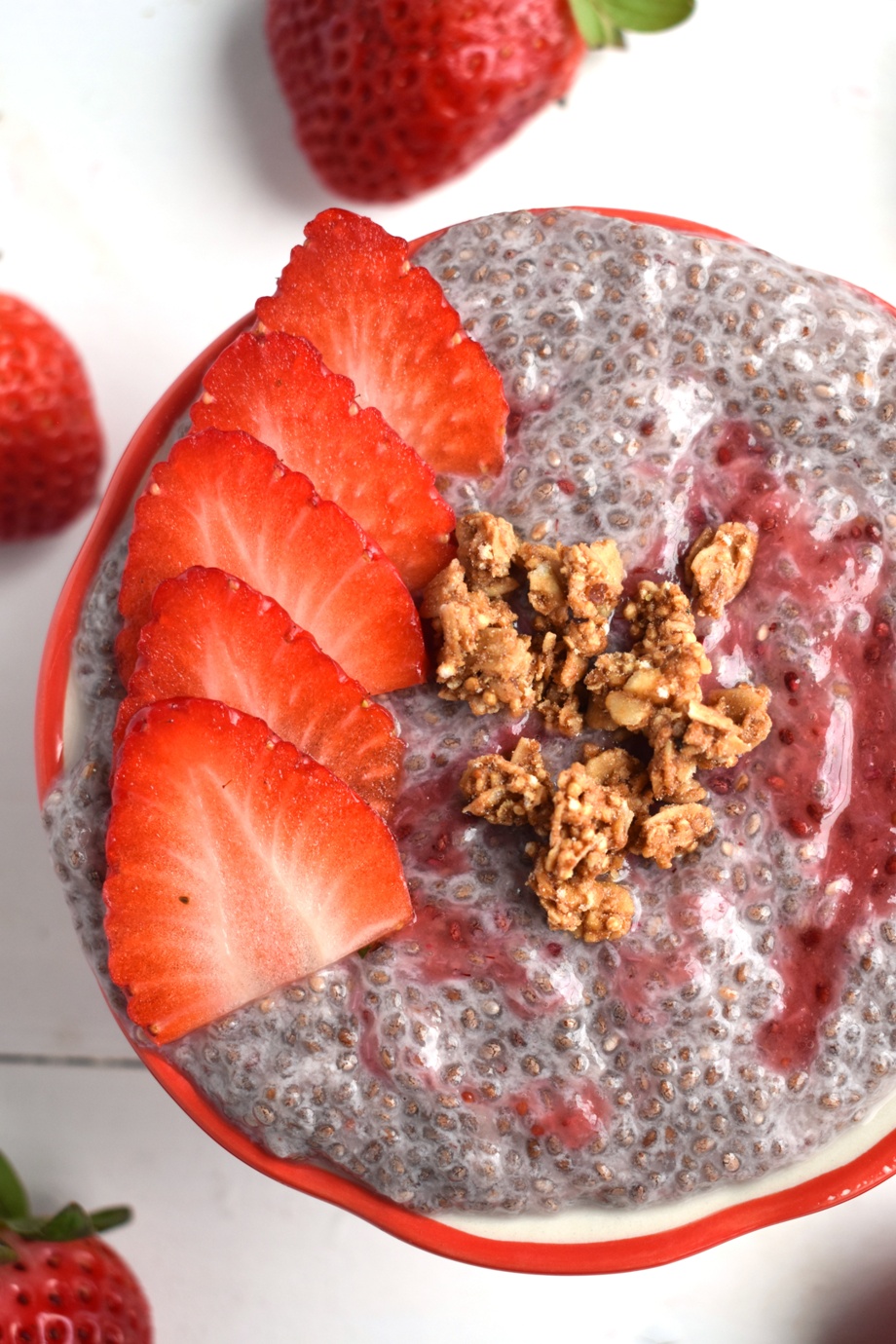 Strawberry Chia Seed Pudding | The Nutritionist Reviews