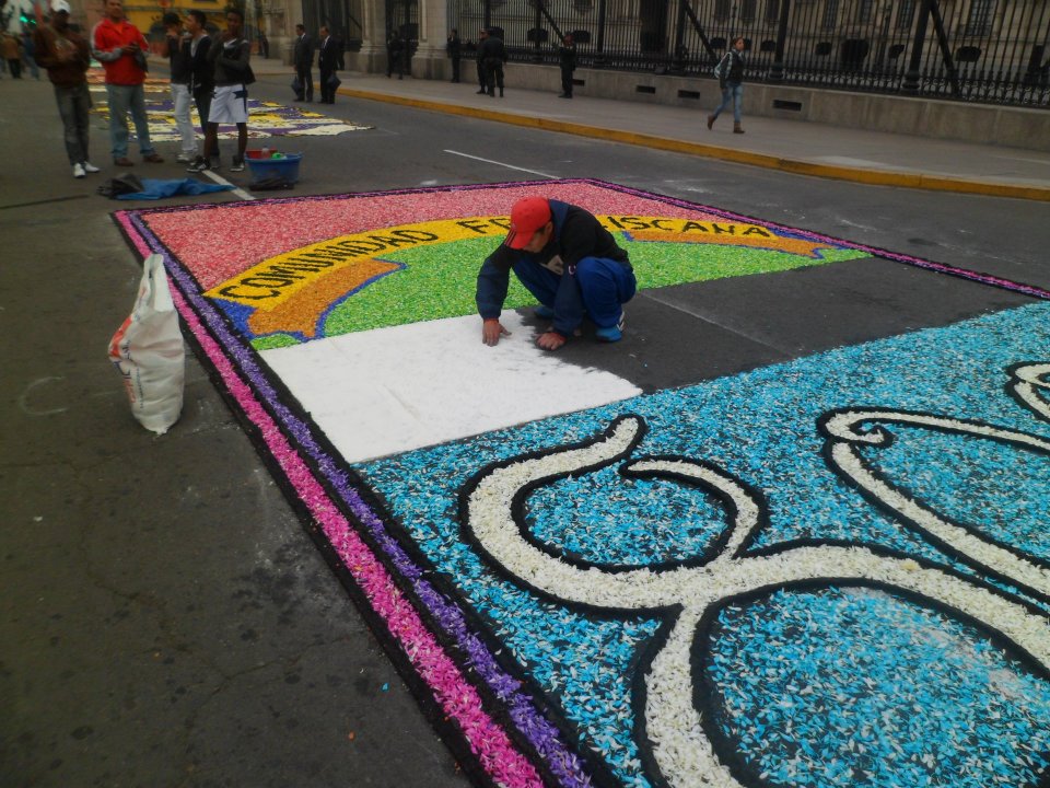 Jazmines del Naranjal en la fe: Como se realiza una alfombra de aserrin ...