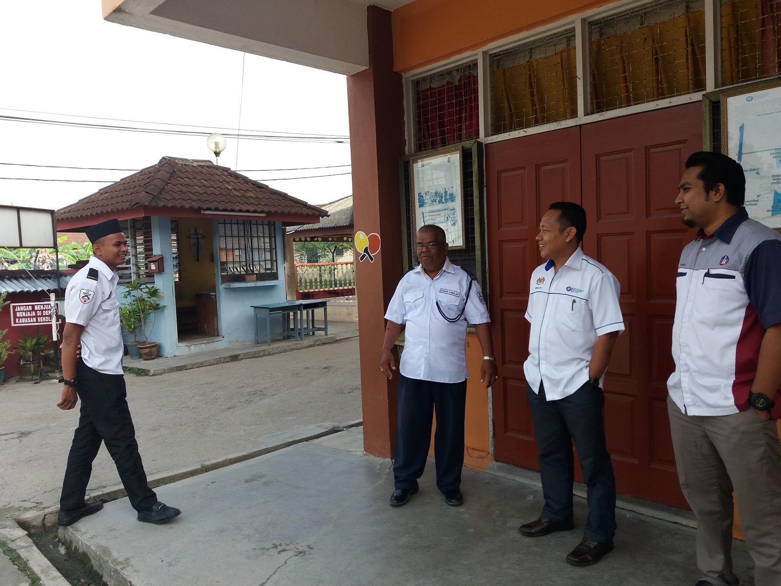 RAKAMAN VIDEO GURU INOVASI (CIKGU SAFULNIZAN) SK RAJA BAHAR | SK ZAINAB 1