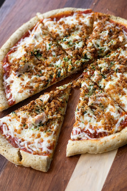 How to Make Cheap and Easy Chicken Parmesan Pizza - The Kitchen Wife