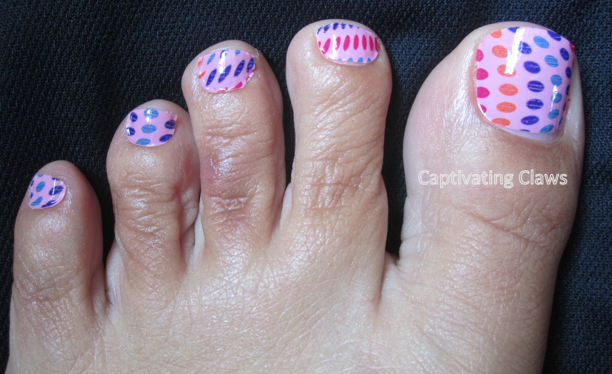 Captivating Claws: Sally Hansen PEDICURE Salon Effects Toe-riffic!