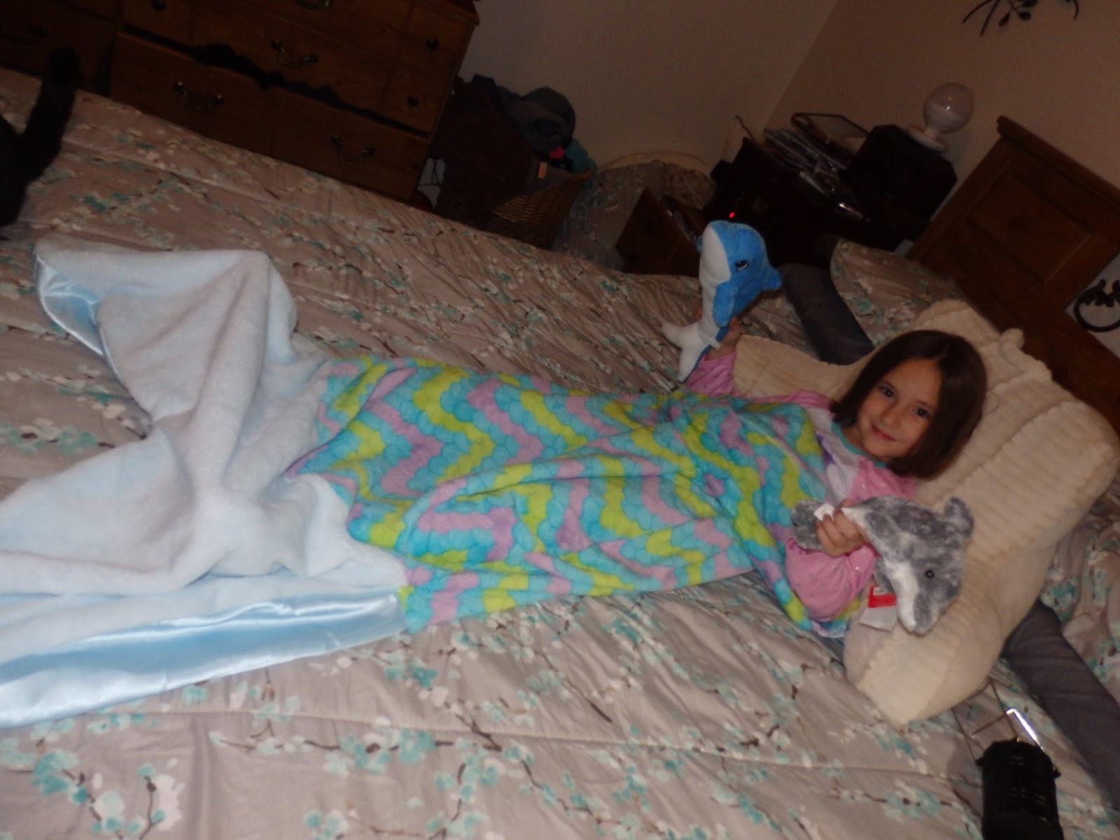 New Age Mama: Holiday Gift Guide - Snuggie Tails