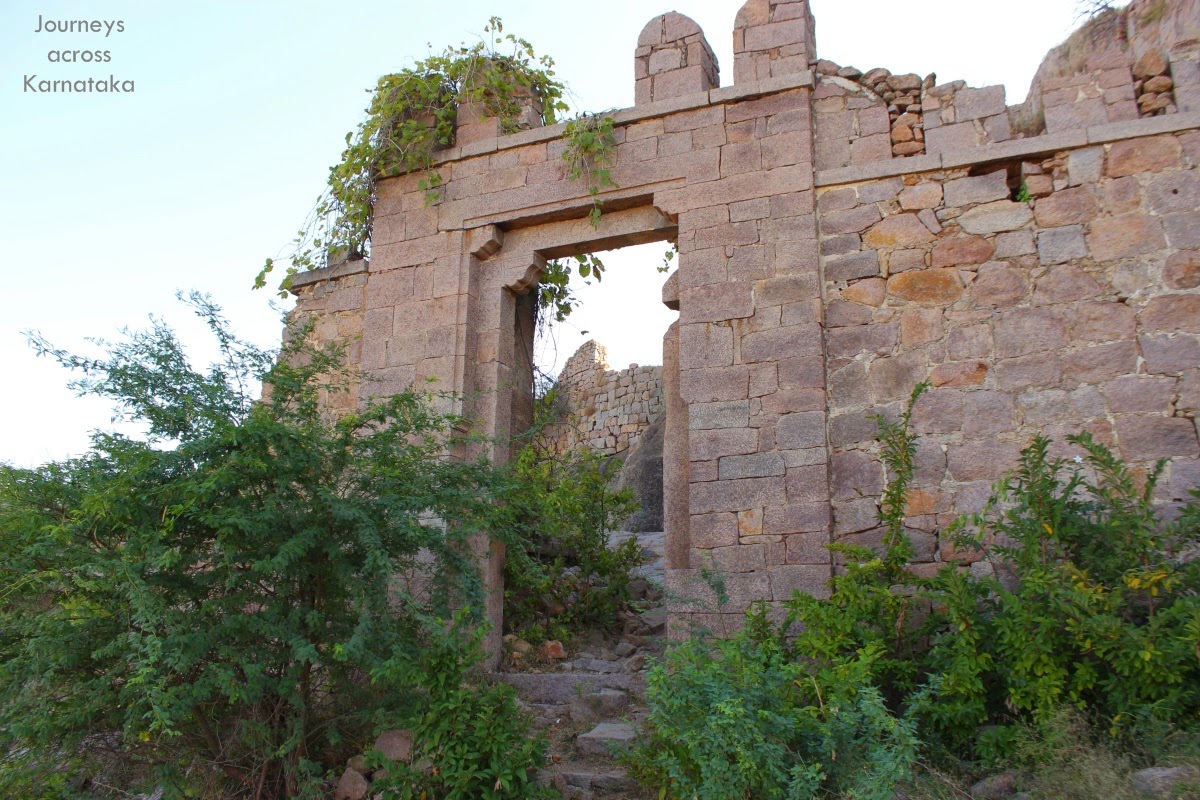 Journeys across Karnataka: Shahapur fort - part 1