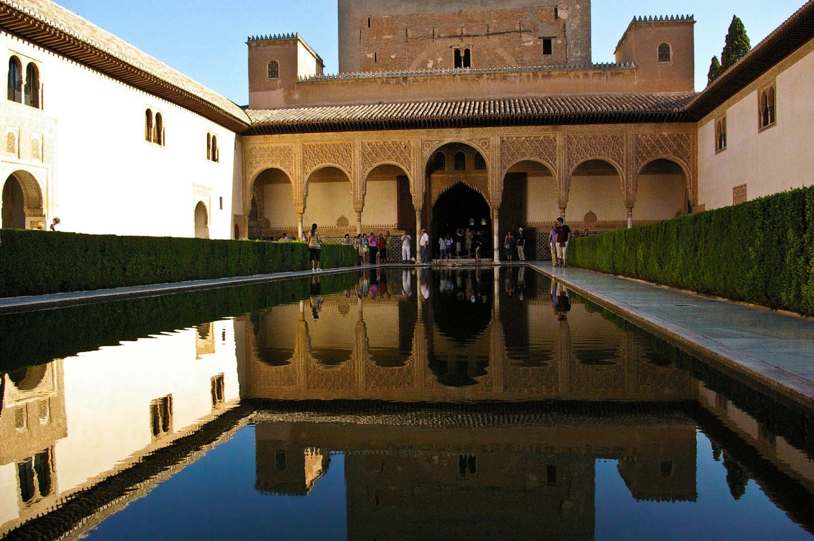 World Beautifull Places: Alhambra is a Historical Palace Images in Spain