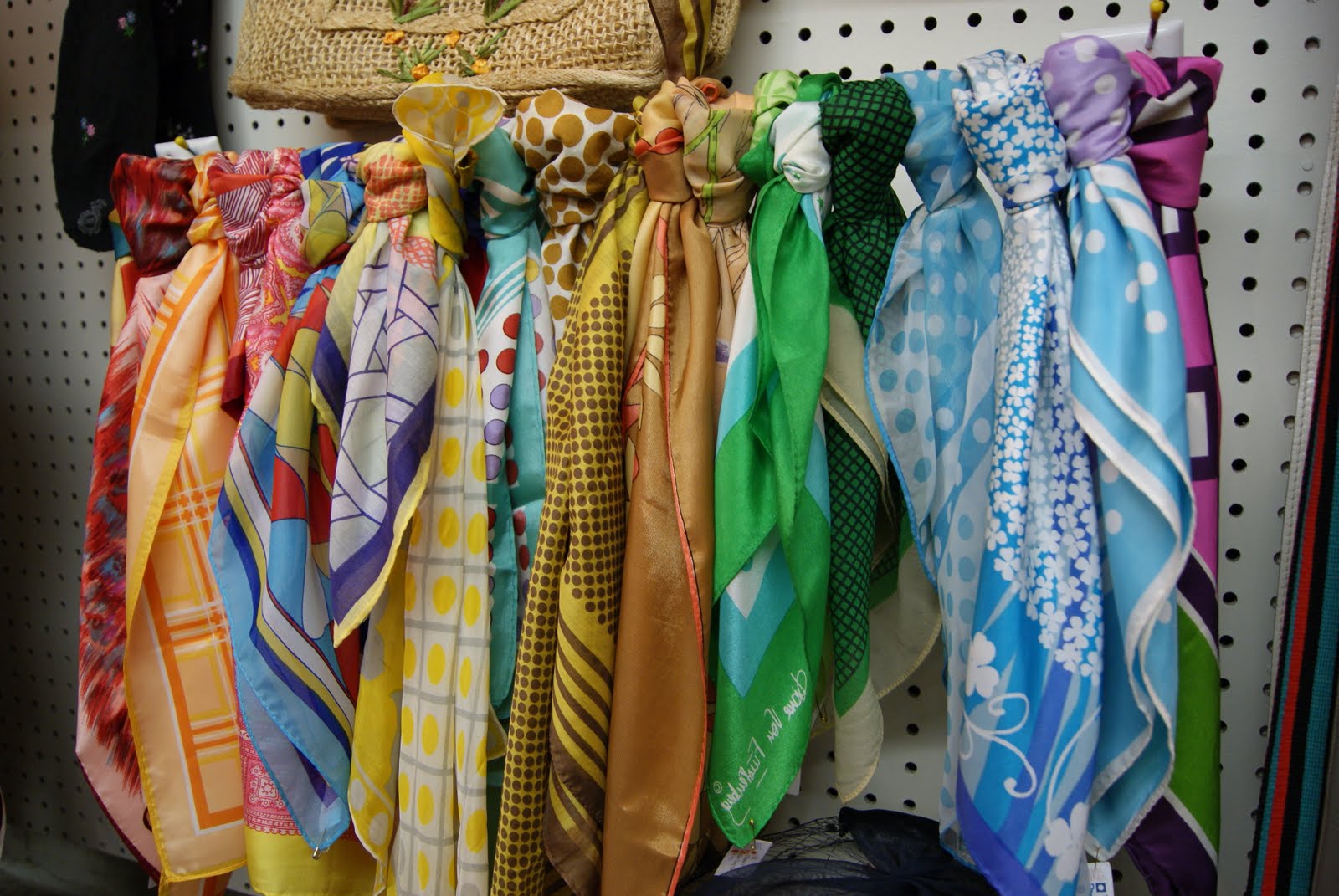 nest full of eggs: Shopping for Scarves