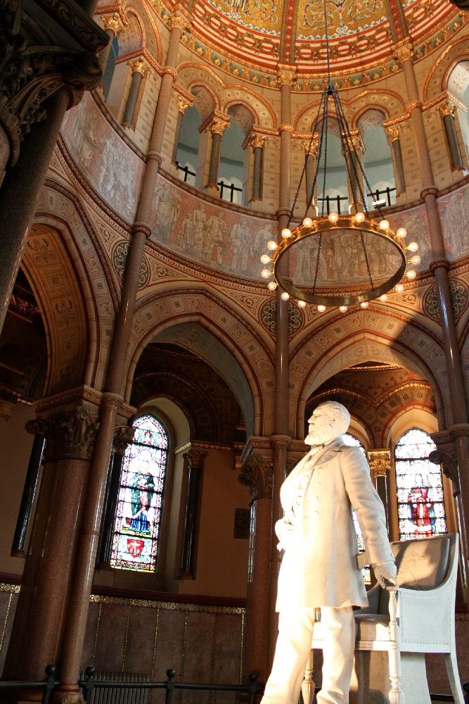 Who's Buried in Garfield's Tomb?