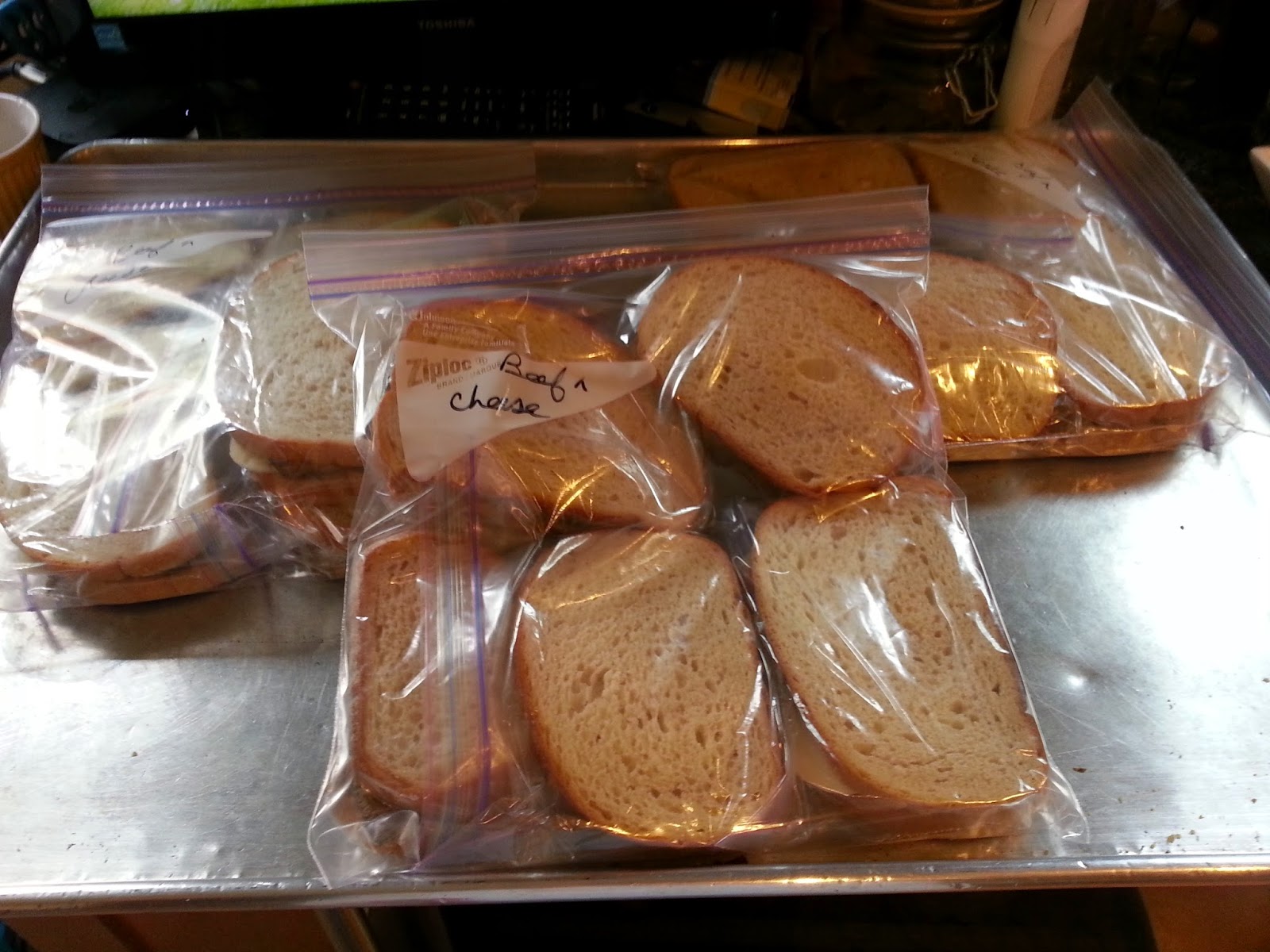 Feeding the Ravenous Horde: Back to School: Freezing sandwiches and ...