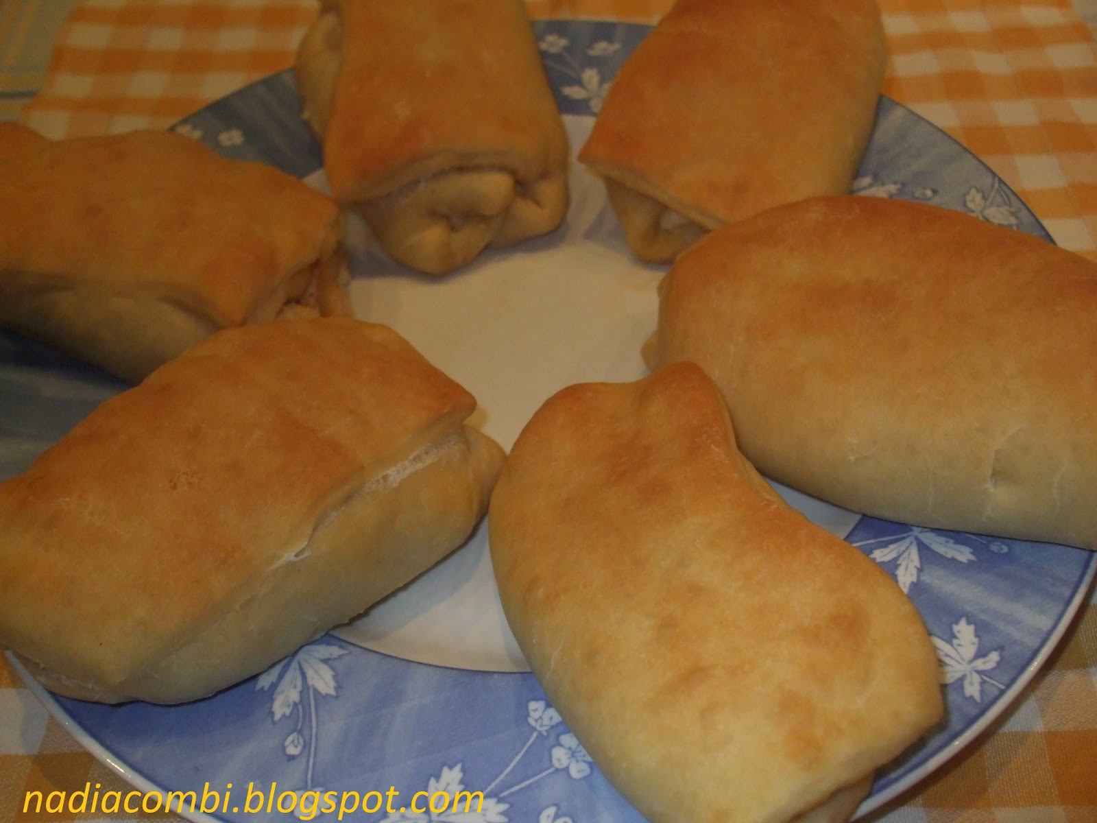 Panzerotti al forno con prosciutto formaggio e funghi da su Akkiapparicette