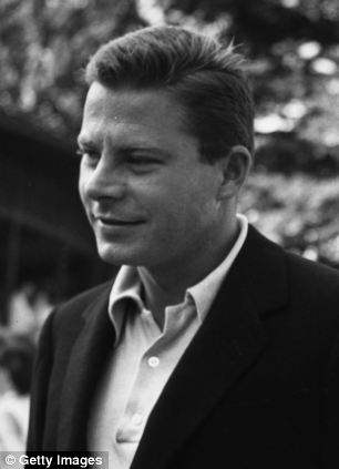 Violet Evans's Instagram, Twitter & Facebook on IDCrawl