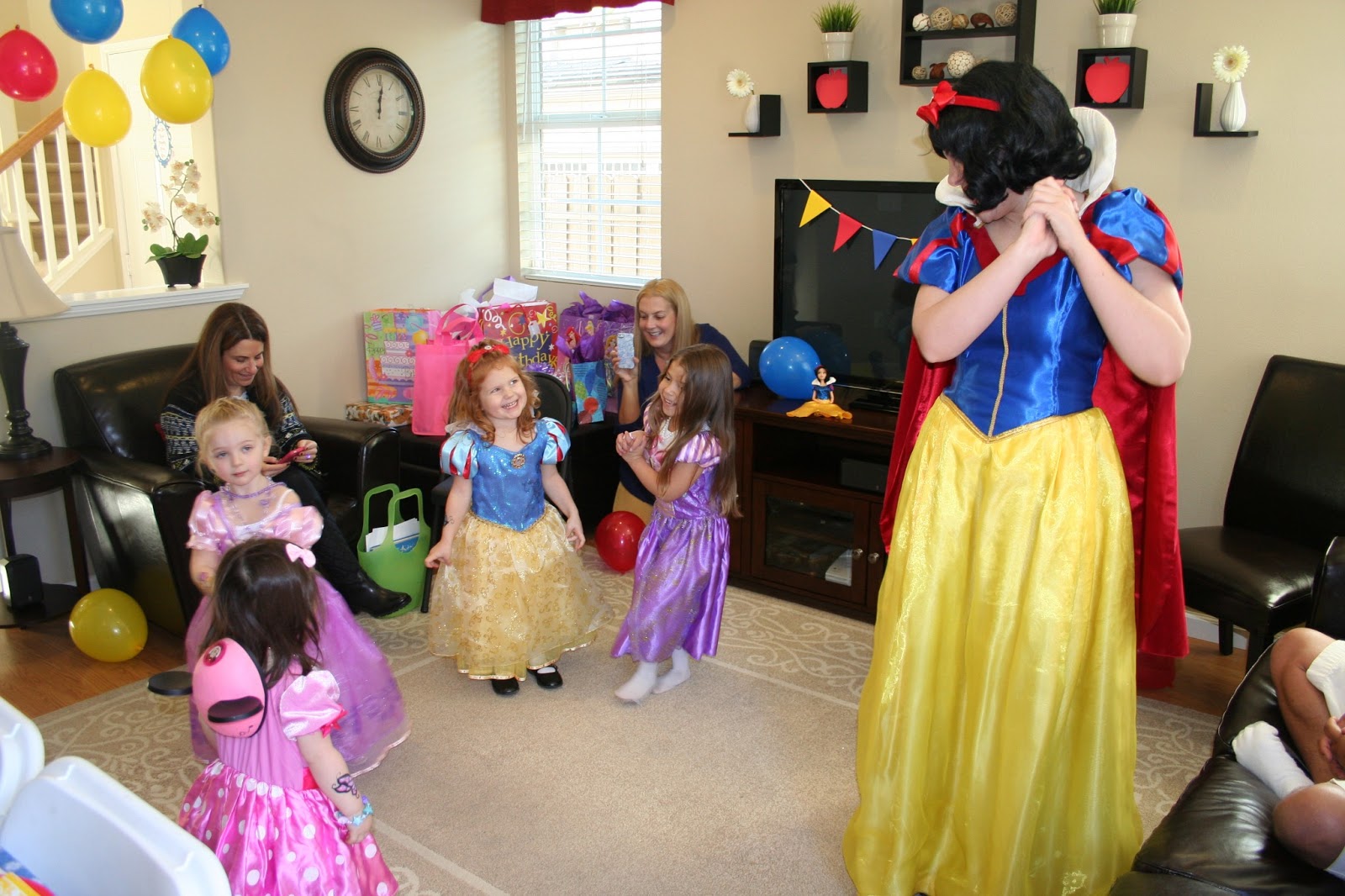 SNL Parties: Julia's Snow White Party