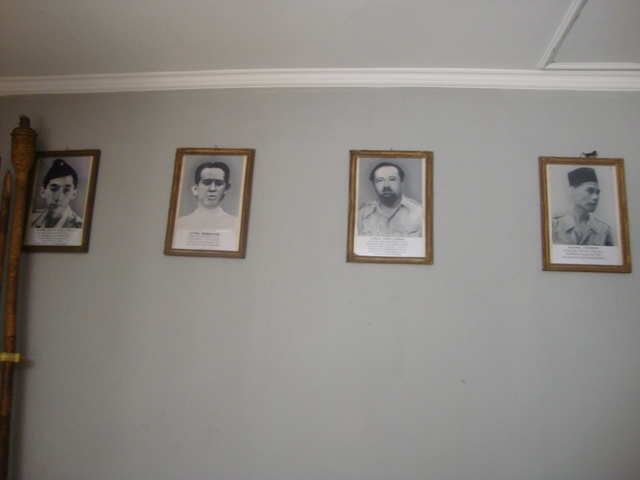 MUDAH BELAJAR IPS SMP : MONUMEN PALAGAN AMBARAWA & MUSEUM ISDIMAN