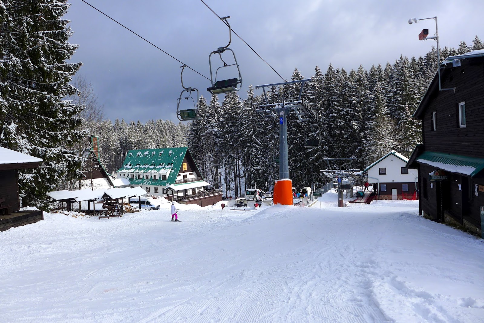 Fotogalerie ze zasněženého SkiParku SkiPark Gruň - lyžařské středisko ...