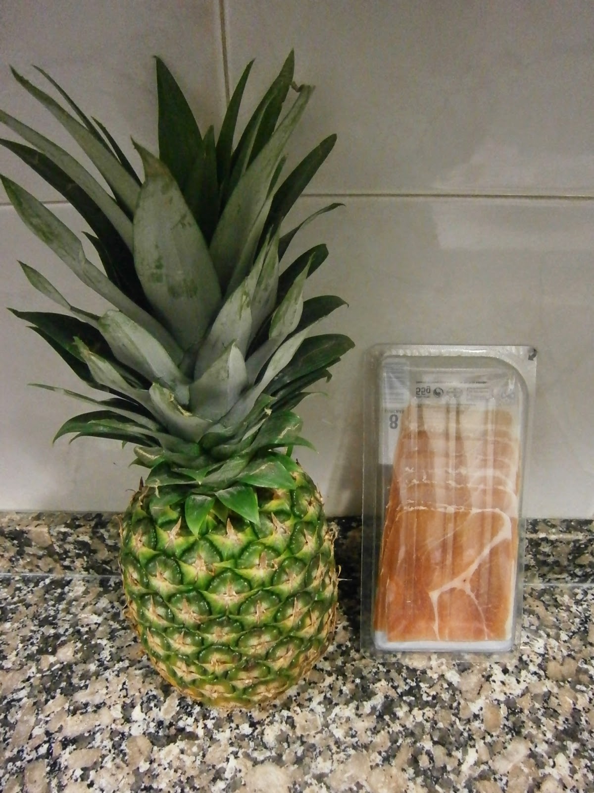 OSUKAA IS COOKING: PIÑA CON JAMÓN / PINEAPPLE WITH HAM