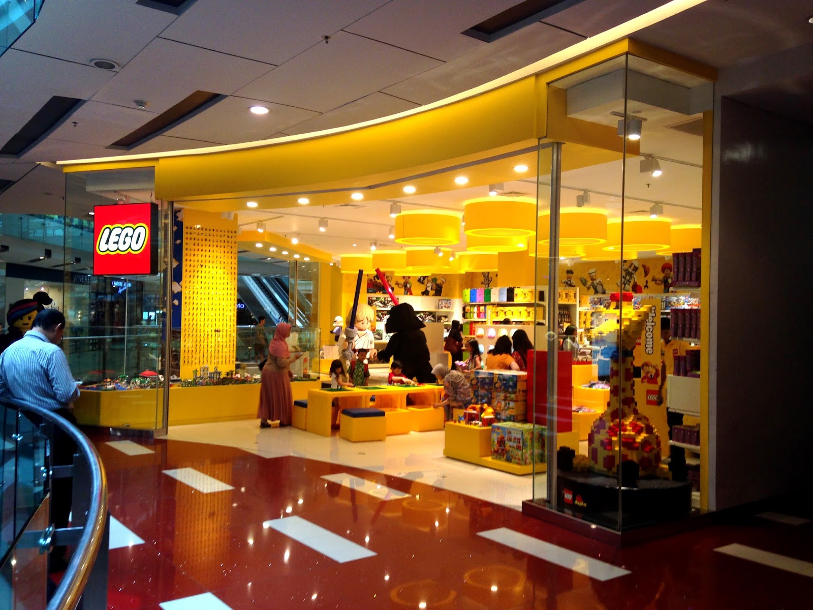 dedanpe studio: LEGO Store Grand City Mall, Surabaya