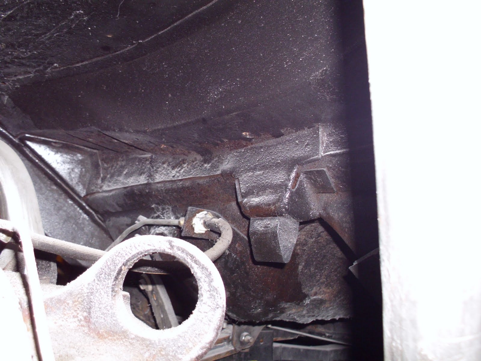 1967 Pontiac Firebird Ragtop: Rear end begins