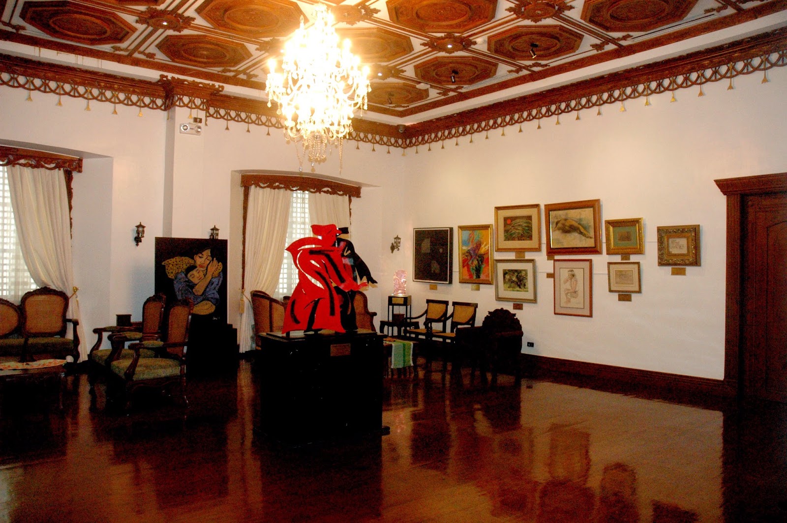 DUDE FOR FOOD: Side Views: Up Close with The Mandolin Player at Hotel Luna