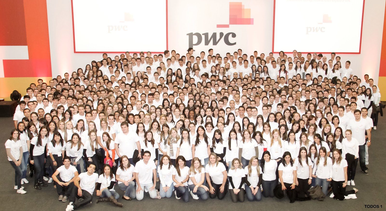 PWC RECEPCIONA NOVOS TRAINEES - Panorama de Negócios