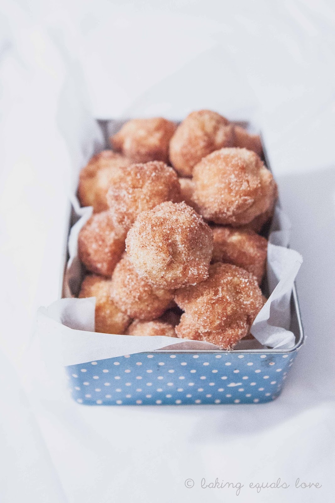 baking = love: Baked Cinnamon Apple Mini Doughnuts