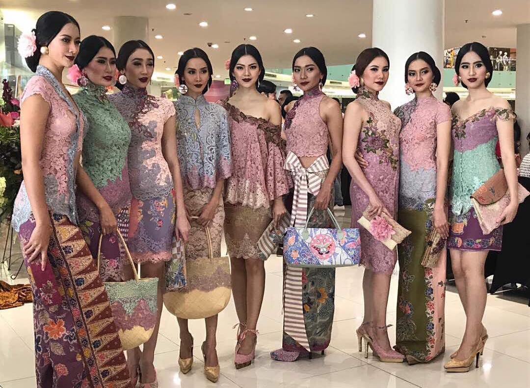 Model Baju Terusan Kombinasi Batik Dan Brokat - Seputar Model