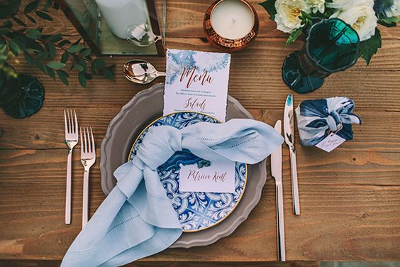 postcards and pretties: PRETTY DETAILS | Knotted Napkins