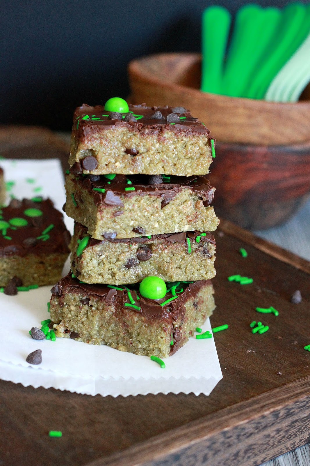 Feeding My Addiction: Mint Chocolate Chip Protein Bars