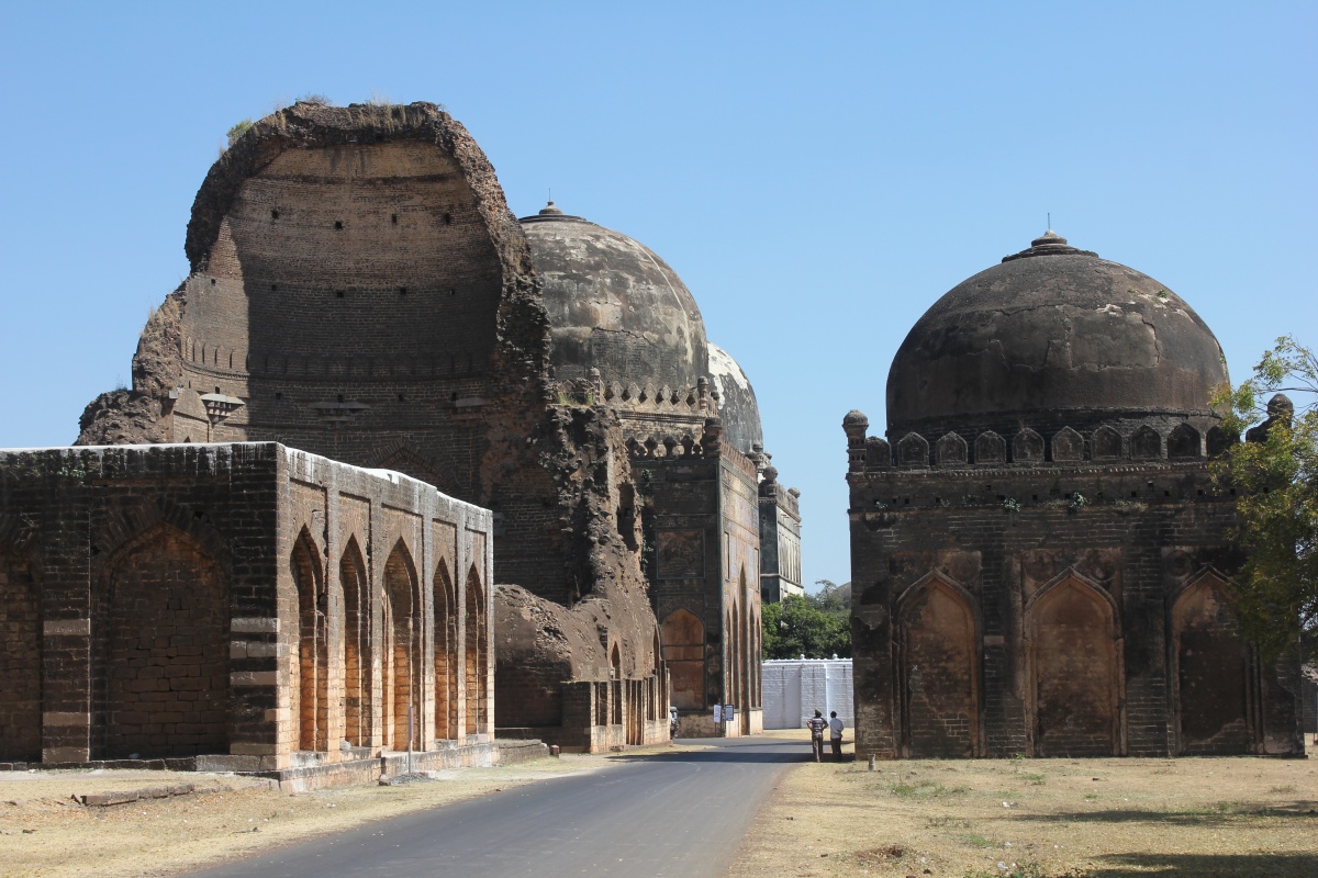 Journeys across Karnataka: Bahamani Tombs, Astur