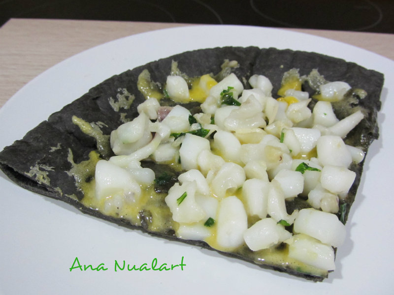 La cocinera de Bétulo: PIZZA NEGRA CON SEPIA Y ALL-I-OLI