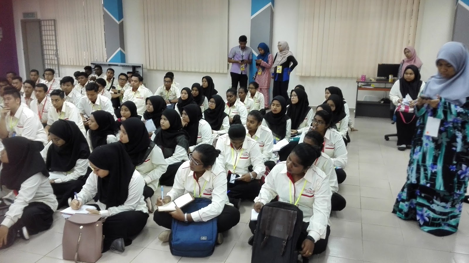 AKTIVITI : Taklimat KP DDT Bersama Pelajar Baru Sesi Disember 2018...