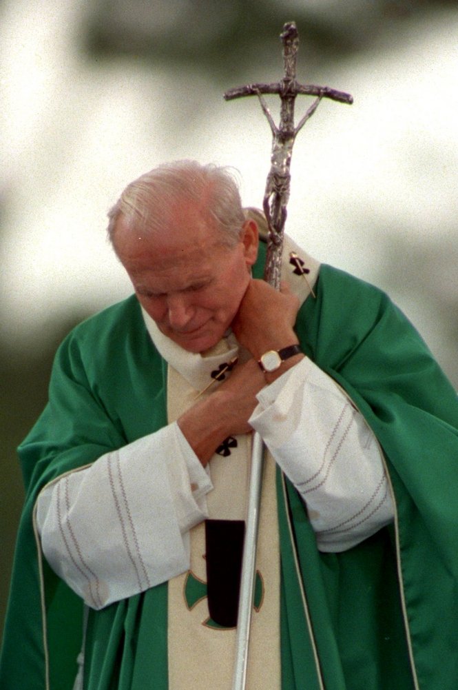 Pope John Paul Ii Praying
