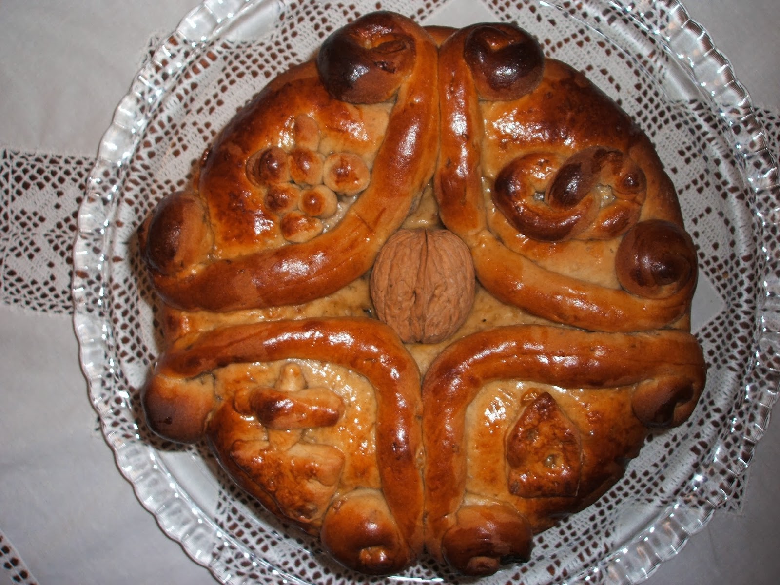 Living Orthodox Traditions: Christopsomo: Christ-bread